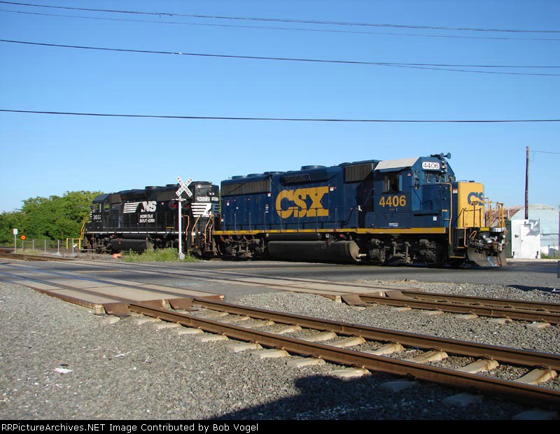 CSX 4406 & NS 3022